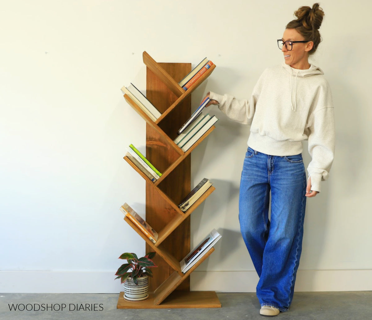Angled Geometric Bookshelf Plans – Woodshop Diaries